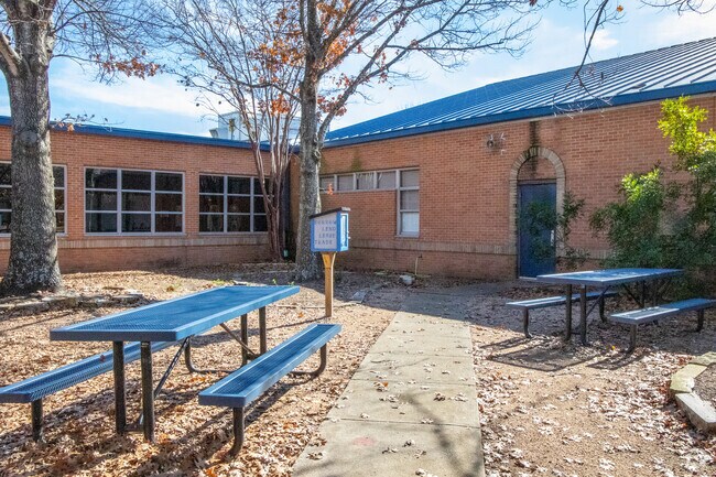 Patton Elementary School, Rankings & Reviews - Homes.com