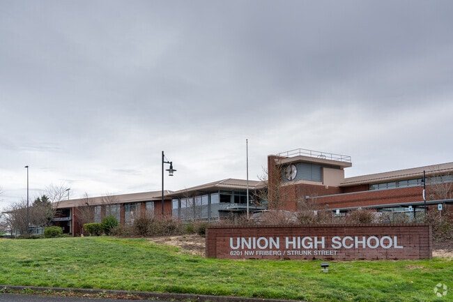 Union High School, Rankings & Reviews - Homes.com