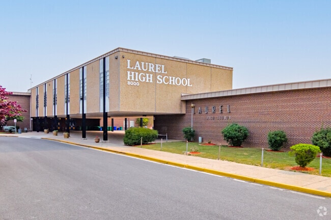 Laurel High School, Rankings & Reviews - Homes.com