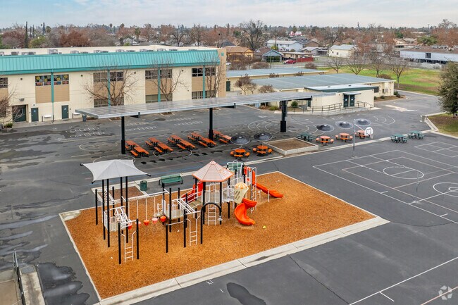 Akira Yokomi Elementary School, Rankings & Reviews - Homes.com