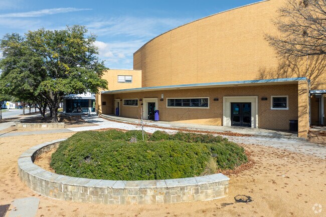 Paschal High School, Rankings & Reviews - Homes.com