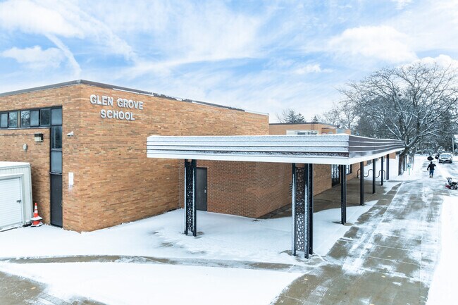Glen Grove Elementary School, Rankings & Reviews - Homes.com Glen Grove Elementary School, Rankings & Reviews - Homes.com