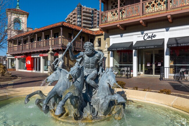 About West Plaza | Schools, Demographics, Things to Do - Homes.com