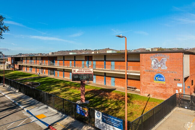 Marshall Middle School, Rankings & Reviews - Homes.com