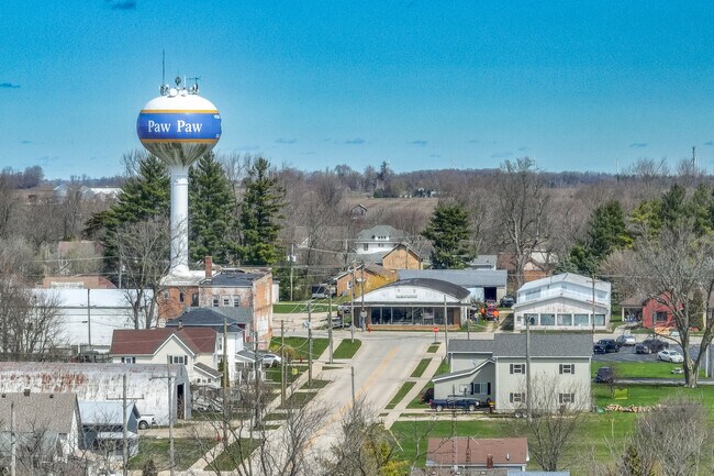 Paw Paw, IL City Guide | About Living in Paw Paw - Homes.com