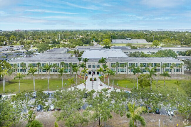 Fort Myers High School, Fort Myers FL Rankings & Reviews - Homes.com