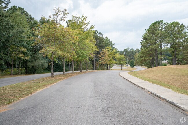 Minor Middle School, Rankings & Reviews - Homes.com