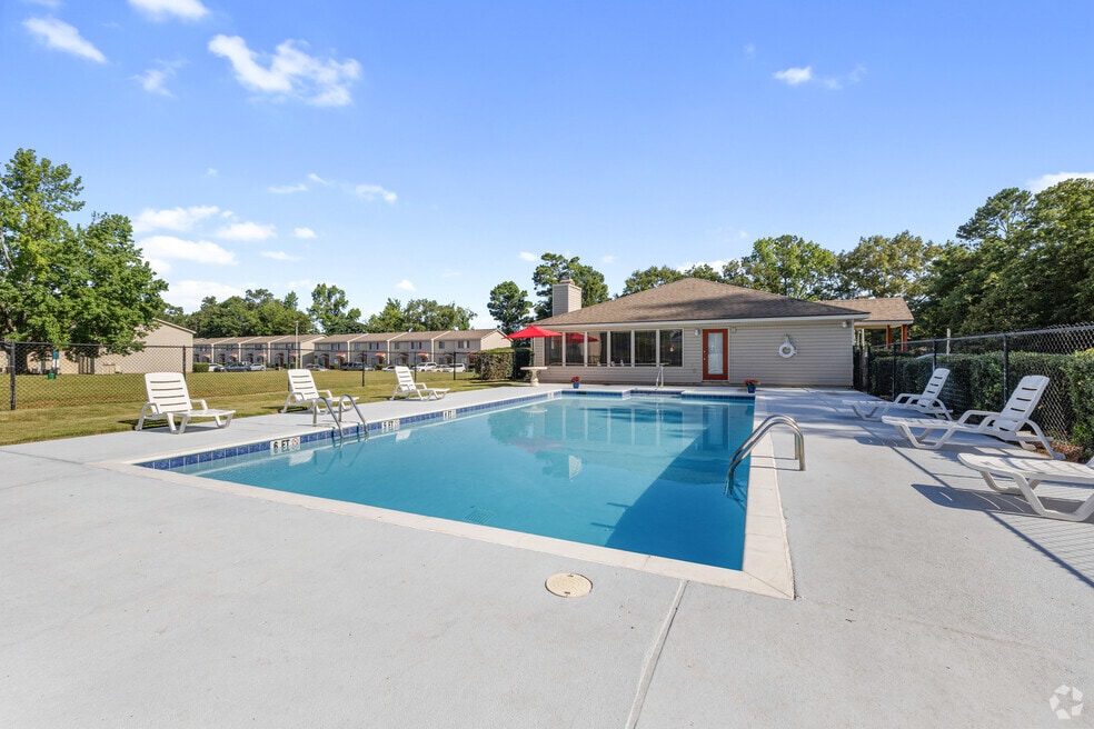 Summerwood Apartment Homes - 2168 Denton Rd, Dothan, AL | Homes.com