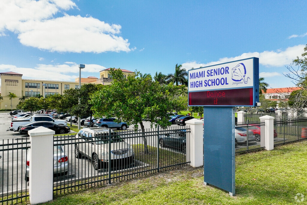 Miami Senior High School, Miami FL Rankings & Reviews - Homes.com