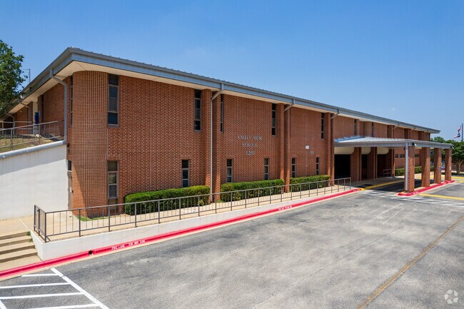 Valley View Elementary School, Austin TX Rankings & Reviews - Homes.com