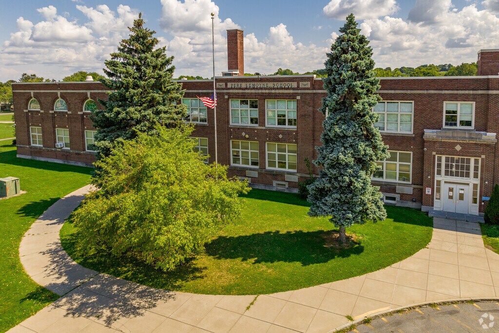 Lemoyne Elementary School, Rankings & Reviews - Homes.com