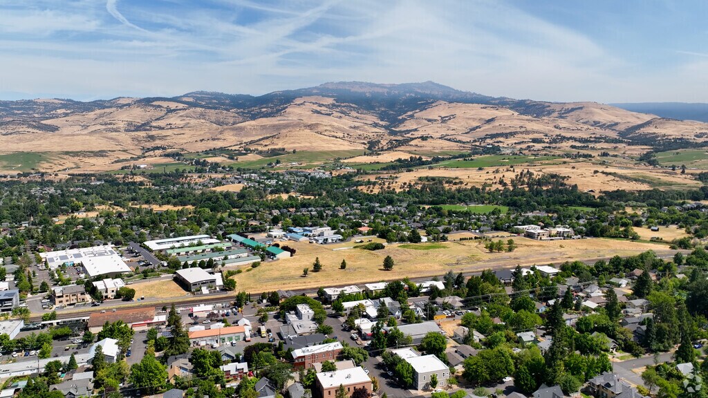 About Mountain Ranch | Schools, Demographics, Things to Do - Homes.com