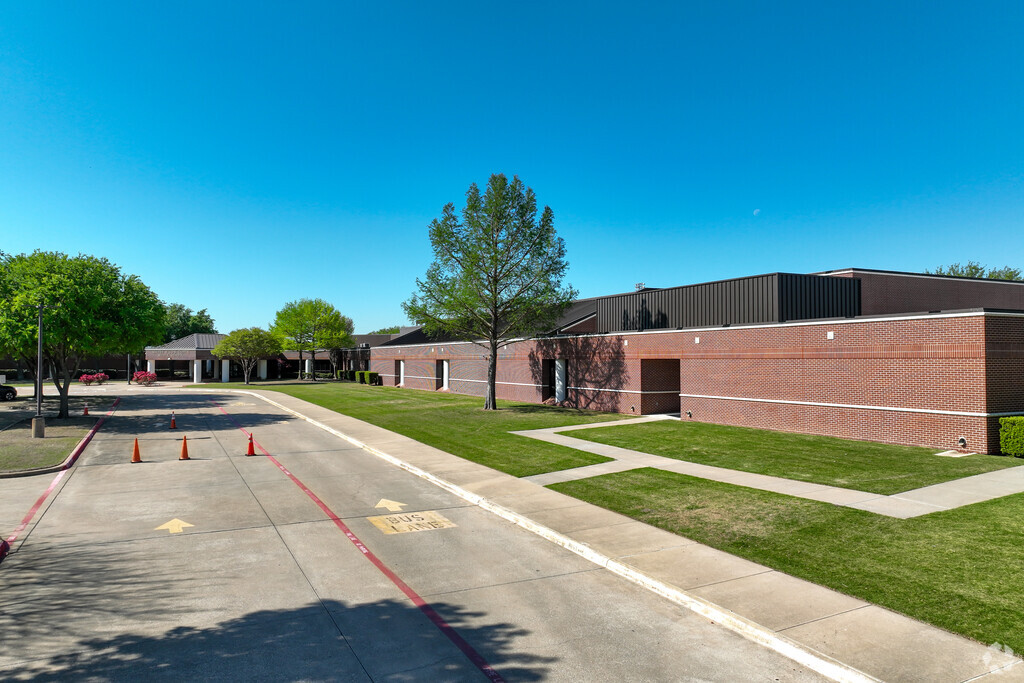 Walter & Lois Curtis Middle School in Allen, TX - Homes.com Walter & Lois Curtis Middle School in Allen, TX - Homes.com