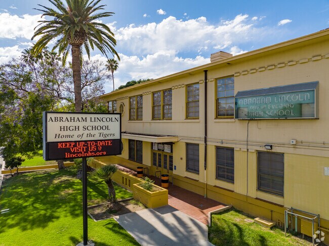 Abraham Lincoln High School, Los Angeles CA Rankings & Reviews - Homes.com