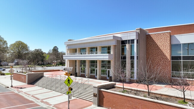 Mooresville Senior High School, Mooresville NC Rankings & Reviews - Homes.com