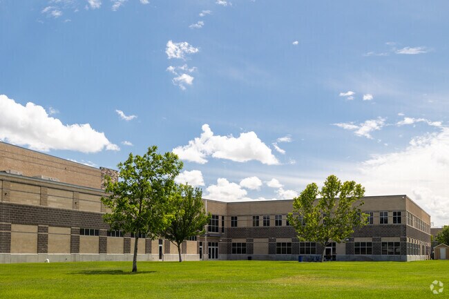 Mountain View High School, Rankings & Reviews - Homes.com