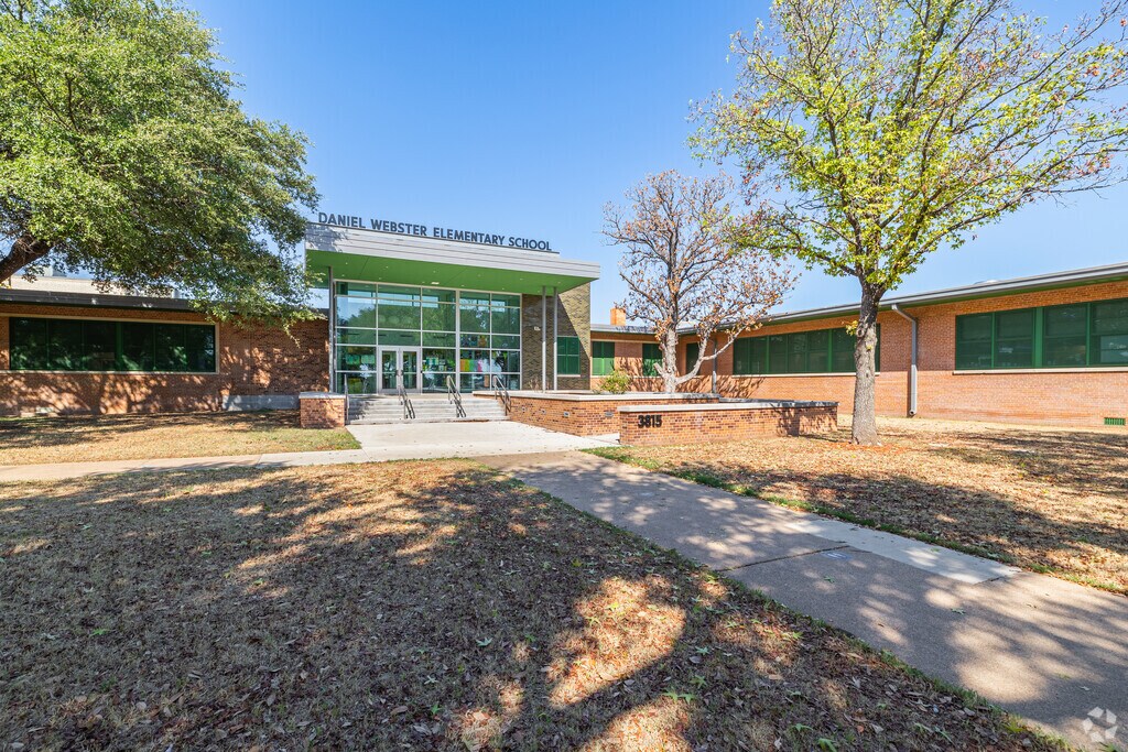 Daniel Webster Elementary School in Dallas, TX - Homes.com