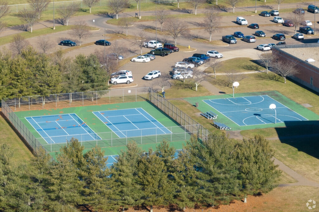 East Haven High School, Rankings & Reviews - Homes.com